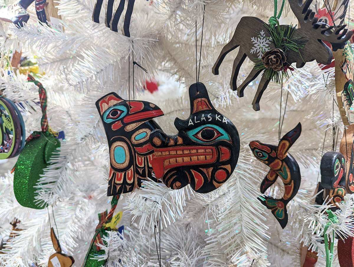 Top Alaska Souvenirs Roundup: 15 Alaskan Gifts and Souvenirs You Can't ...