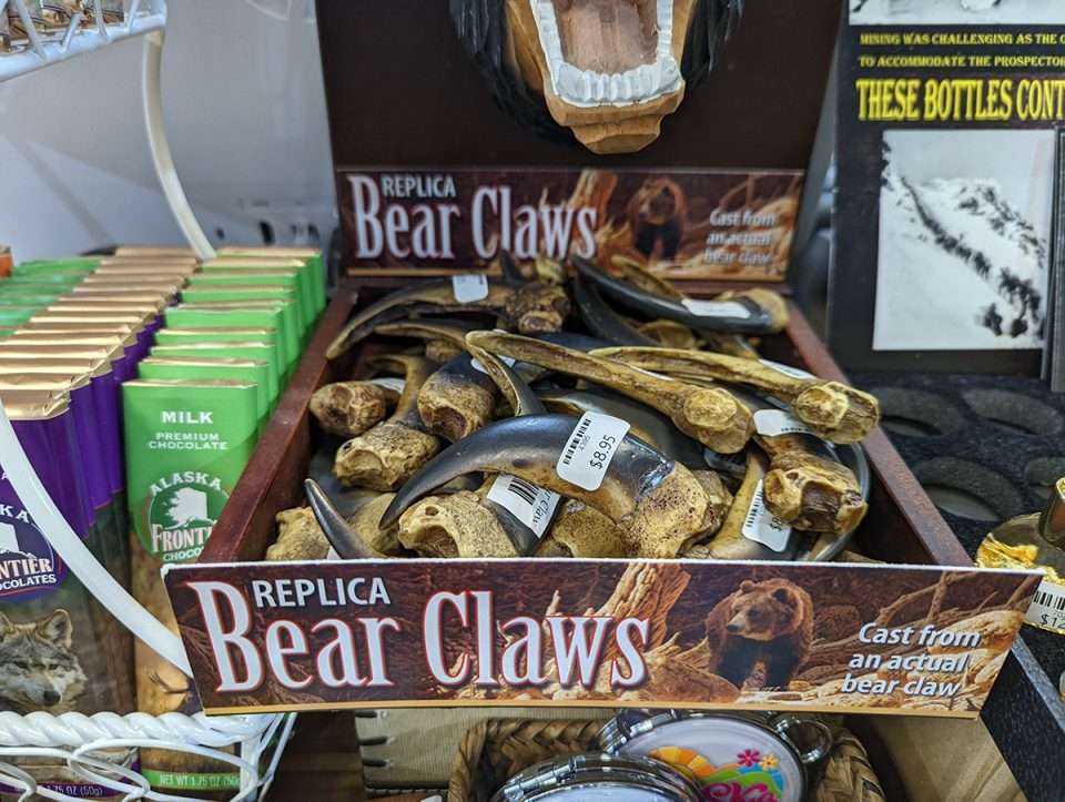 Top Alaska Souvenirs Roundup: 15 Alaskan Gifts and Souvenirs You Can't ...
